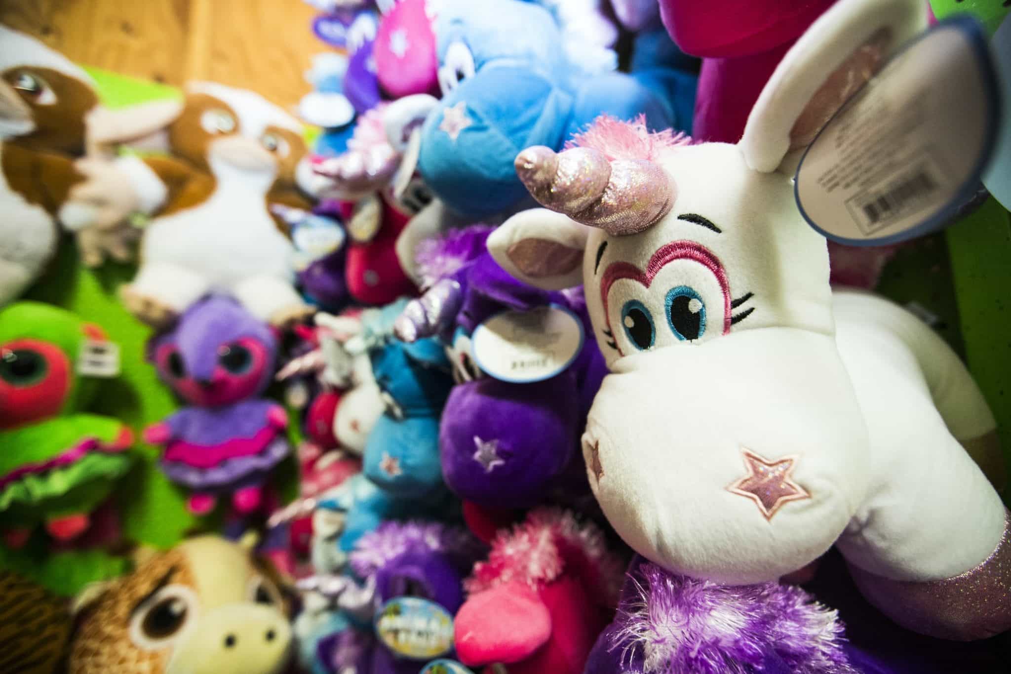 Prize and Award Ideas for Team Building Events | Reason Future Tech